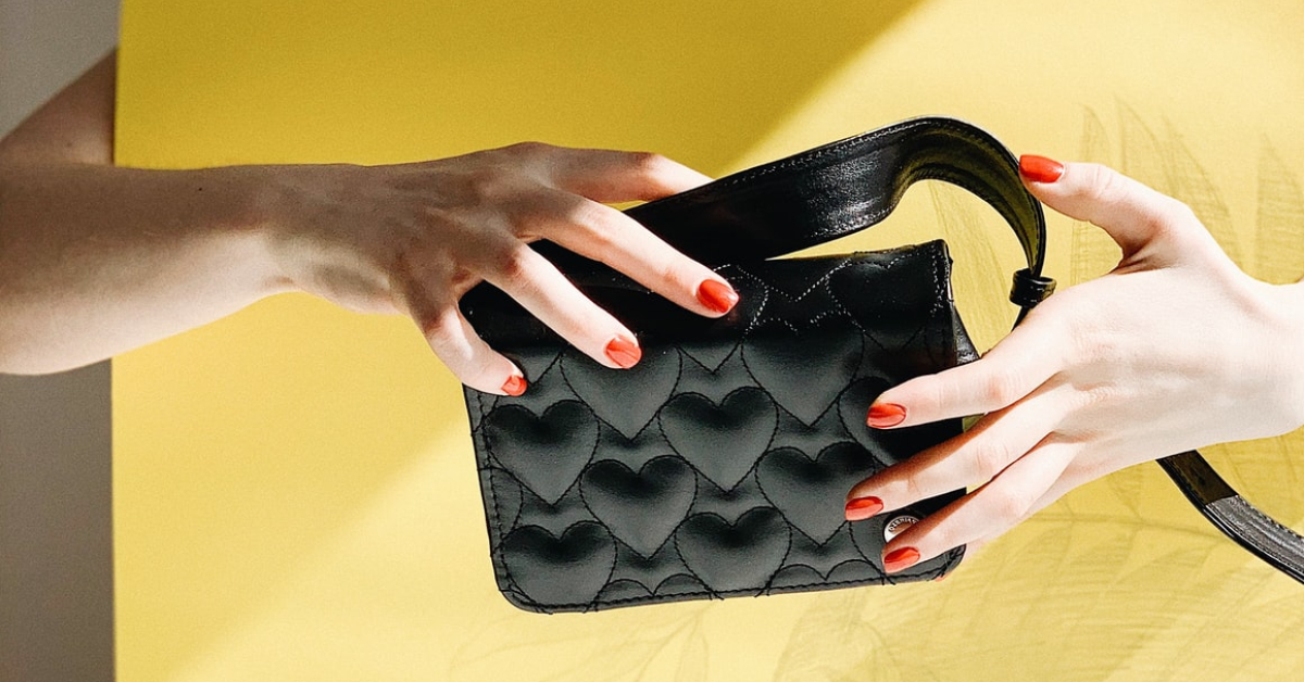 15 Most Important Features of Stylish Women's Handbags - Vascara